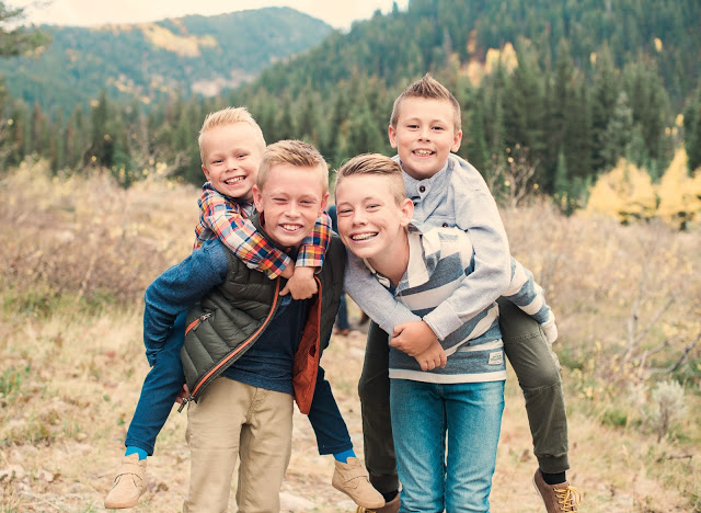 How to Get Family Pictures You Love Every time - Brooke Romney Writes